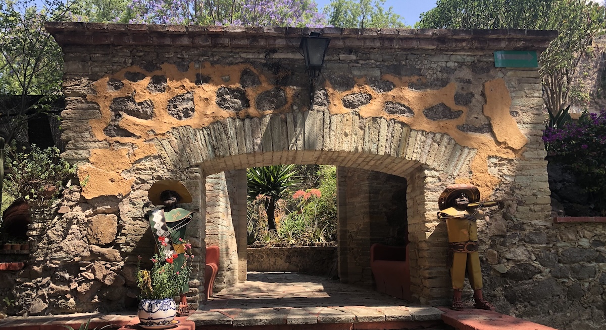 About - Discover Living In Mexico